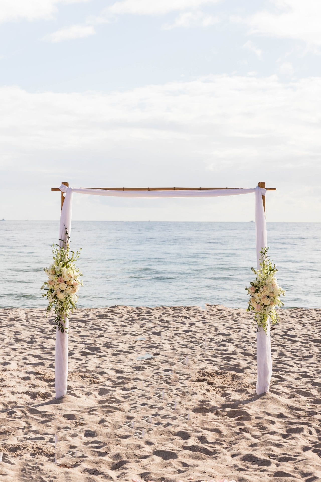 Arches And Decor Options | Small Miami Weddings